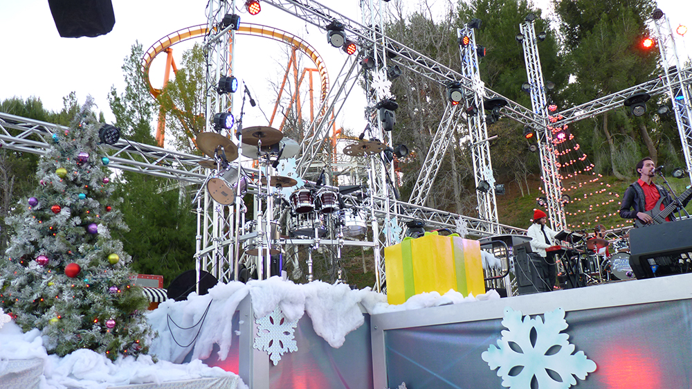 Christmas Goes Full Throttle With Six Flags Magic Mountain Band - 47 ...